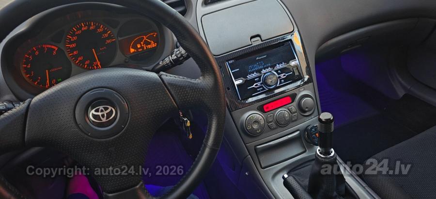 Melns Toyota Celica 2000 Pērnava, ar dzinēja tilpumu 1.80 L un nobraukumu 379 tūkst. km par 2850 €, foto 13 vietnē AUTOMOTO.COM.LV
