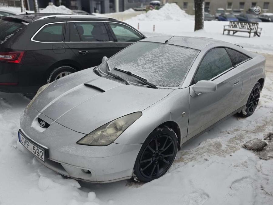 Pelēks Toyota Celica 2000 Viļņa, ar dzinēja tilpumu 1.79 L un nobraukumu 295 tūkst. km par 1100 €, foto 1 vietnē AUTOMOTO.COM.LV