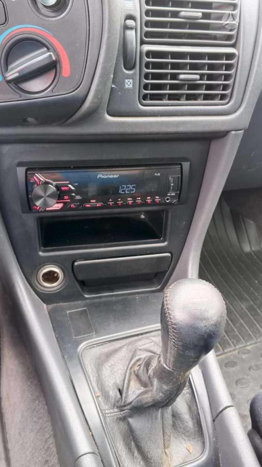 Sarkans Toyota Celica 1993 Klaipėda, ar dzinēja tilpumu 2.00 L un nobraukumu 261 tūkst. km par 4500 €, foto 10 vietnē AUTOMOTO.COM.LV