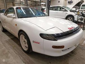Balts Toyota Celica 2001 Klaipėda, ar dzinēja tilpumu 2.00 L un nobraukumu 270 tūkst. km par 4500 €, foto  vietnē AUTOMOTO.COM.LV