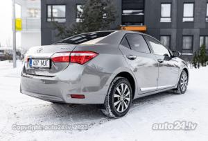 Beige Toyota Corolla 2015 in Tallinn, with an engine capacity of 1.60 L and mileage of 184 thousand km for 10500 €, photo 5 on AUTOMOTO.COM.LV