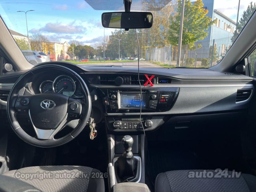 Beige Toyota Corolla 2015 in Tallinn, with an engine capacity of 1.60 L and mileage of 119 thousand km for 8500 €, photo 9 on AUTOMOTO.COM.LV