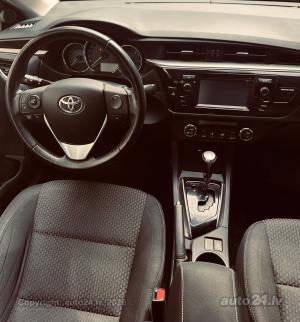 Beige Toyota Corolla 2016 in Tallinn, with an engine capacity of 1.60 L and mileage of 158 thousand km for 9900 €, photo 12 on AUTOMOTO.COM.LV