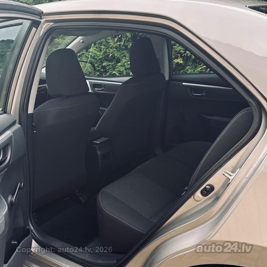 Beige Toyota Corolla 2016 in Tallinn, with an engine capacity of 1.60 L and mileage of 158 thousand km for 9900 €, photo 15 on AUTOMOTO.COM.LV