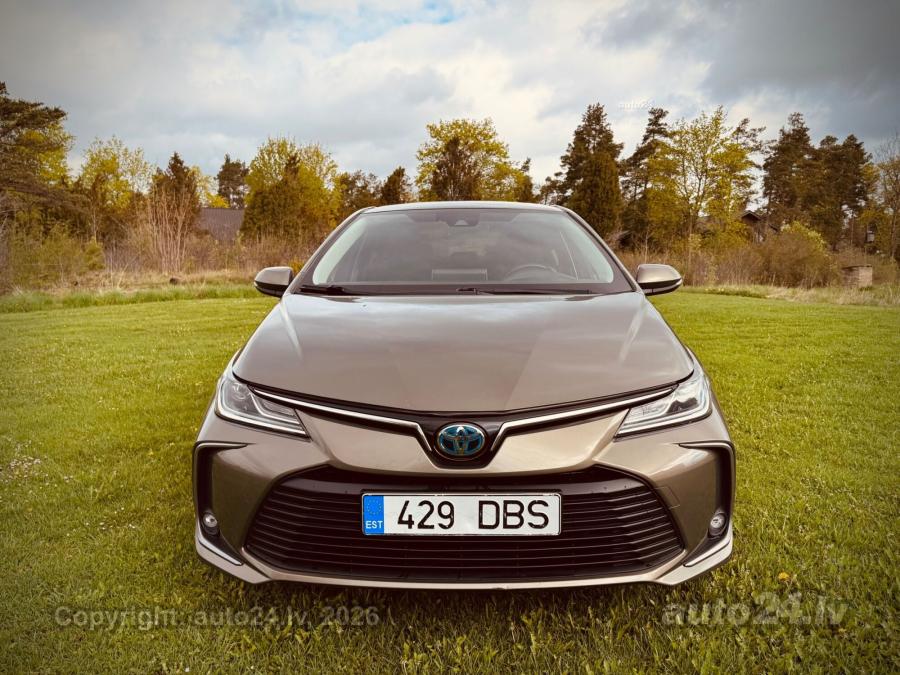 Smilšu krāsa Toyota Corolla 2019 Tallina, ar dzinēja tilpumu 1.80 L un nobraukumu 72 tūkst. km par 19500 €, foto 3 vietnē AUTOMOTO.COM.LV