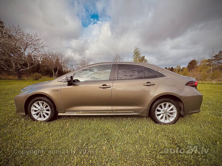Smilšu krāsa Toyota Corolla 2019 Tallina, ar dzinēja tilpumu 1.80 L un nobraukumu 72 tūkst. km par 19500 €, foto 6 vietnē AUTOMOTO.COM.LV