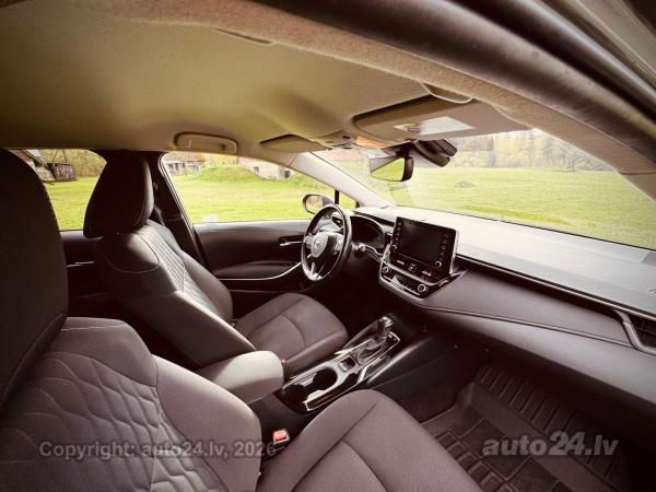 Smilšu krāsa Toyota Corolla 2019 Tallina, ar dzinēja tilpumu 1.80 L un nobraukumu 72 tūkst. km par 19500 €, foto 7 vietnē AUTOMOTO.COM.LV