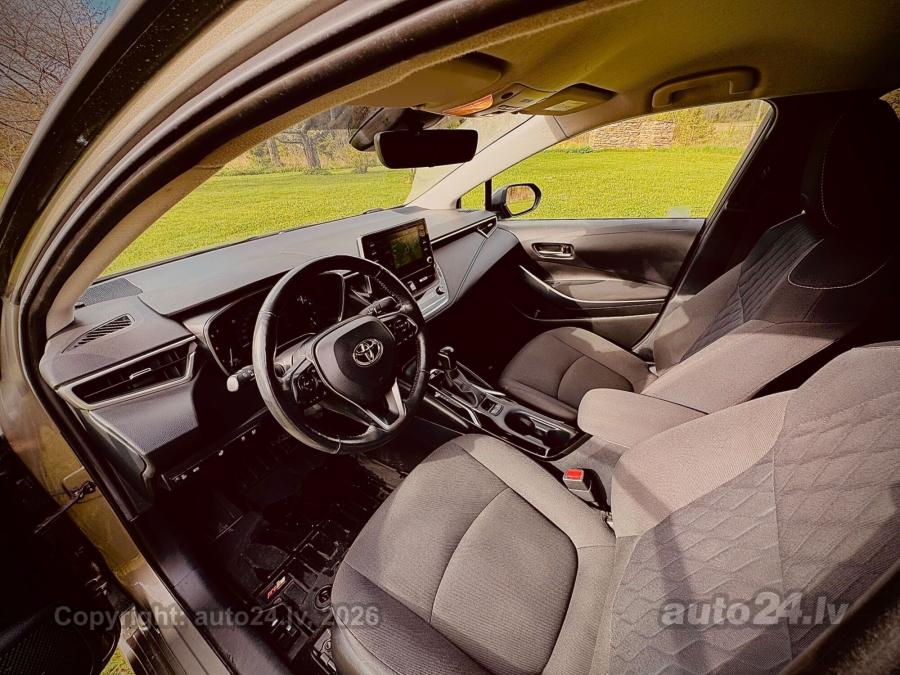 Smilšu krāsa Toyota Corolla 2019 Tallina, ar dzinēja tilpumu 1.80 L un nobraukumu 72 tūkst. km par 19500 €, foto 9 vietnē AUTOMOTO.COM.LV
