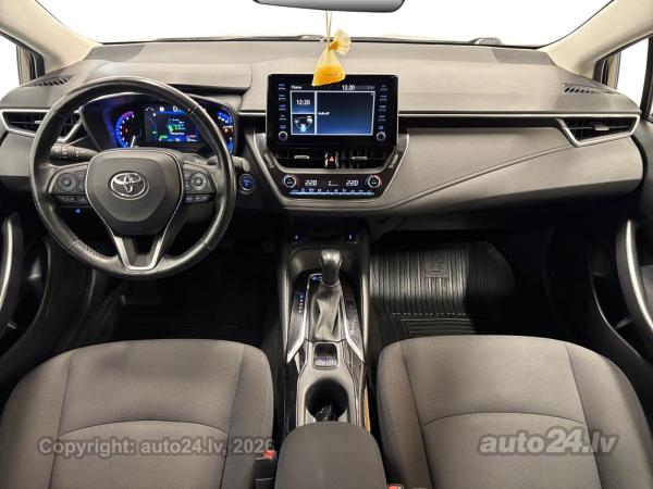 Beige Toyota Corolla 2019 in Tartu, with an engine capacity of 1.80 L and mileage of 129 thousand km for 16990 €, photo 9 on AUTOMOTO.COM.LV