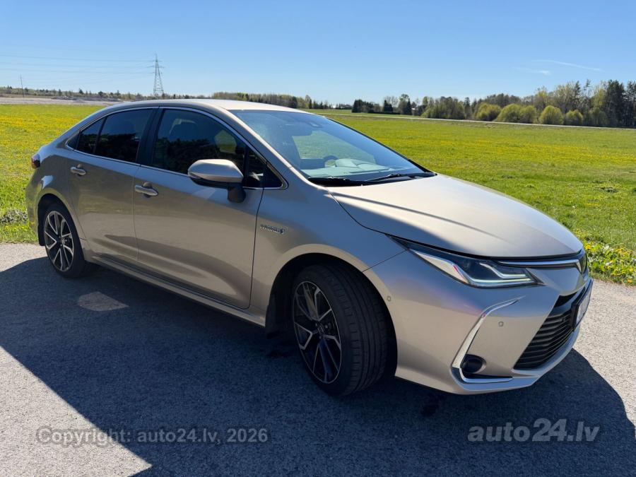 Smilšu krāsa Toyota Corolla 2020 Tallina, ar dzinēja tilpumu 1.80 L un nobraukumu 95 tūkst. km par 17500 €, foto 4 vietnē AUTOMOTO.COM.LV