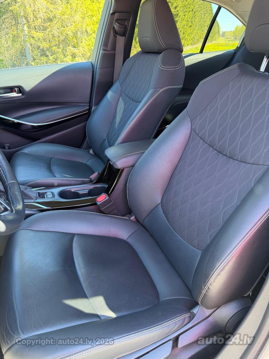Smilšu krāsa Toyota Corolla 2020 Tallina, ar dzinēja tilpumu 1.80 L un nobraukumu 95 tūkst. km par 17500 €, foto 7 vietnē AUTOMOTO.COM.LV
