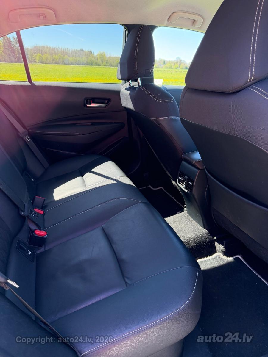 Smilšu krāsa Toyota Corolla 2020 Tallina, ar dzinēja tilpumu 1.80 L un nobraukumu 95 tūkst. km par 17500 €, foto 10 vietnē AUTOMOTO.COM.LV