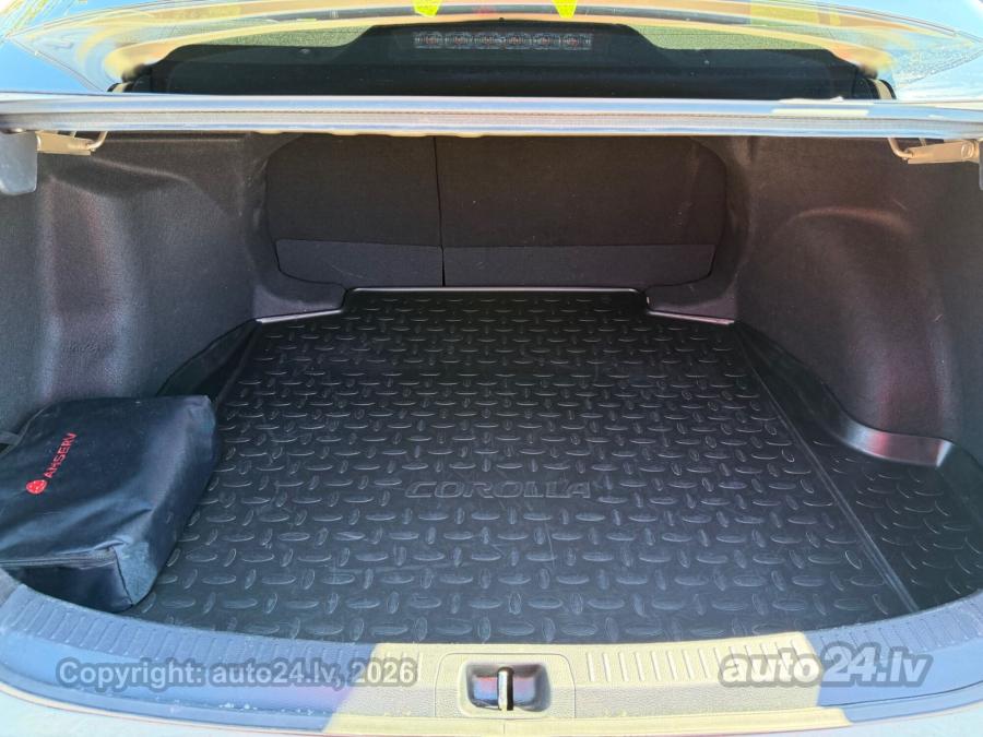 Smilšu krāsa Toyota Corolla 2020 Tallina, ar dzinēja tilpumu 1.80 L un nobraukumu 95 tūkst. km par 17500 €, foto 11 vietnē AUTOMOTO.COM.LV
