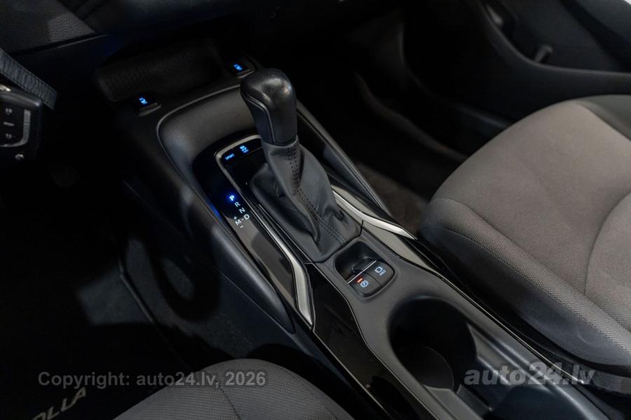 Smilšu krāsa Toyota Corolla 2020 Tallina, ar dzinēja tilpumu 1.60 L un nobraukumu 72 tūkst. km par 17750 €, foto 16 vietnē AUTOMOTO.COM.LV