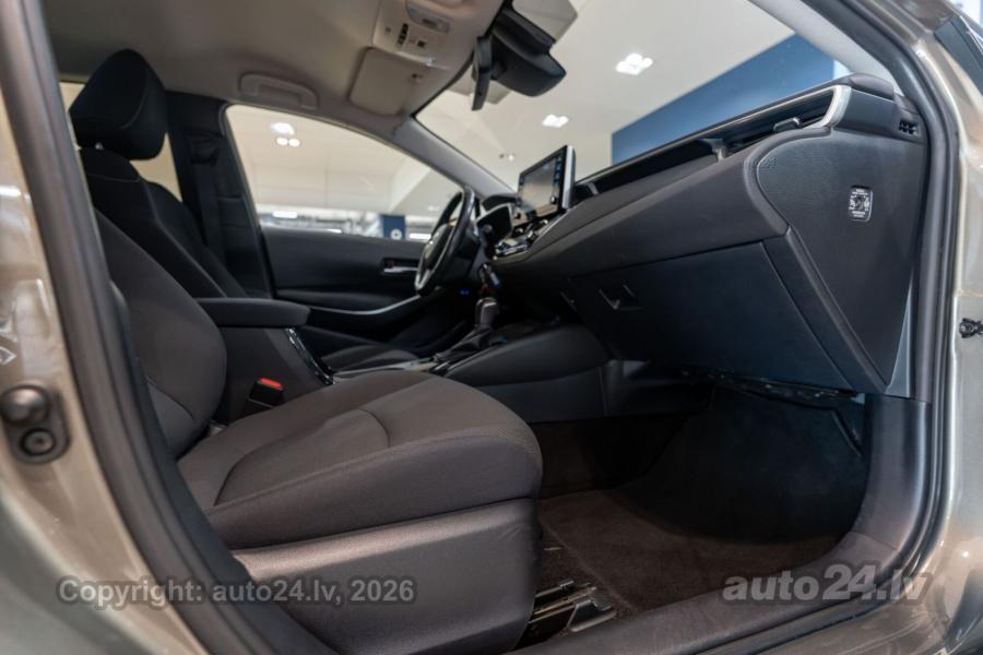Smilšu krāsa Toyota Corolla 2020 Tallina, ar dzinēja tilpumu 1.60 L un nobraukumu 72 tūkst. km par 17750 €, foto 17 vietnē AUTOMOTO.COM.LV