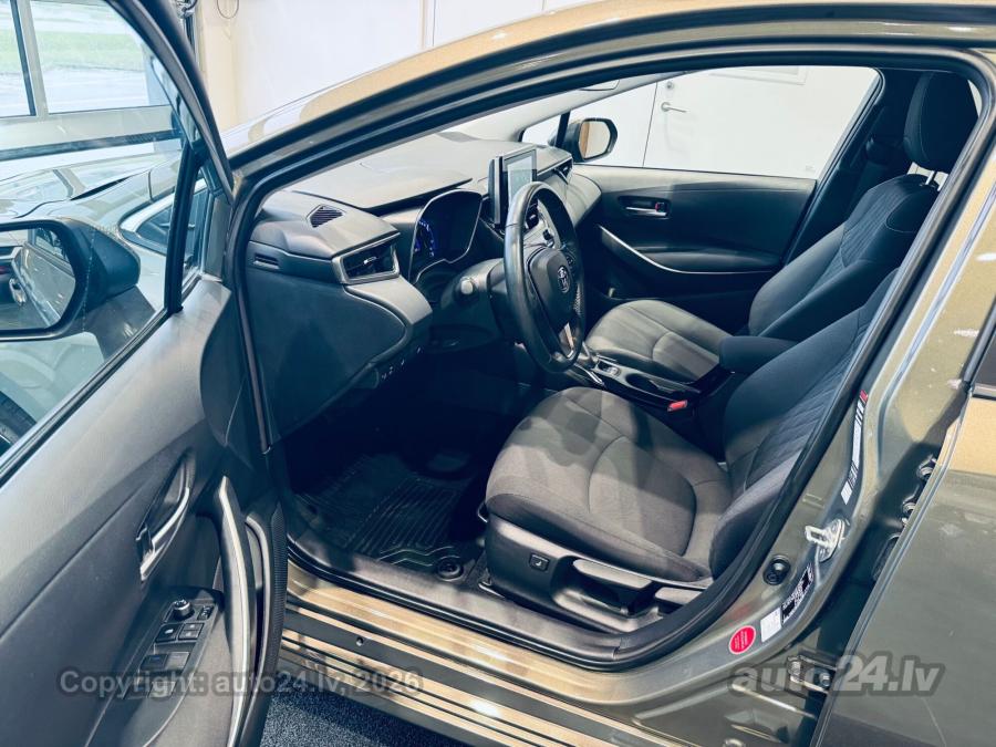 Beige Toyota Corolla 2022 in Parnu, with an engine capacity of 1.50 L and mileage of 42 thousand km for 18400 €, photo 4 on AUTOMOTO.COM.LV