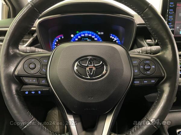 Smilšu krāsa Toyota Corolla 2021 Tallina, ar dzinēja tilpumu 1.80 L un nobraukumu 54 tūkst. km par 20900 €, foto 9 vietnē AUTOMOTO.COM.LV