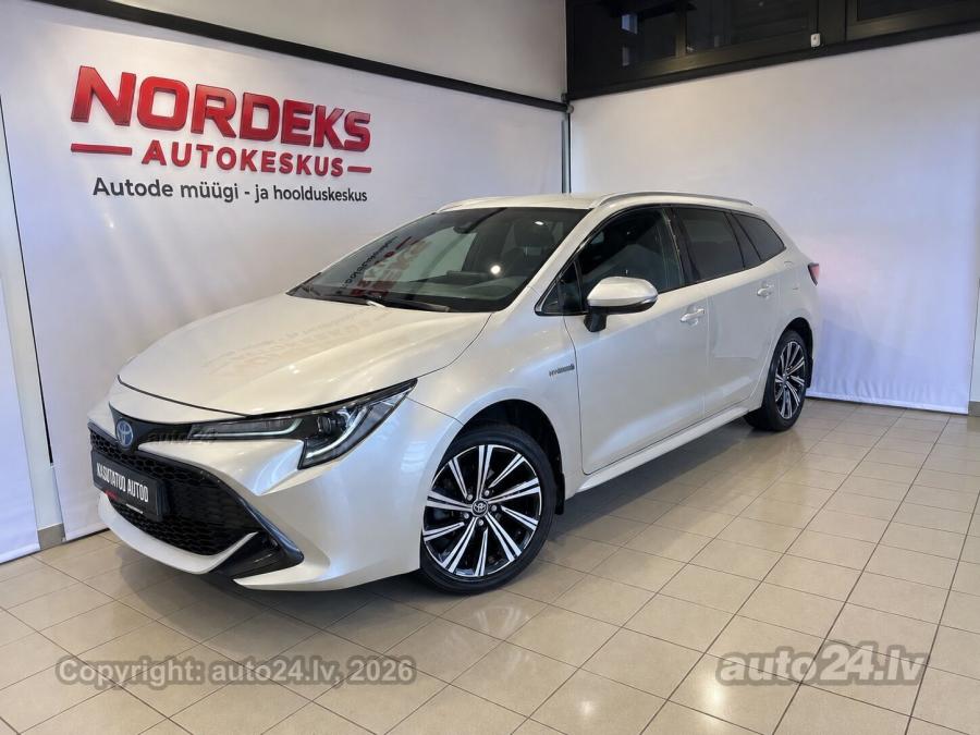 Beige Toyota Corolla 2021 in Tallinn, with an engine capacity of 1.80 L and mileage of 145 thousand km for 18290 €, photo 1 on AUTOMOTO.COM.LV