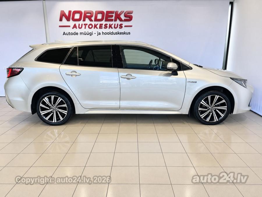 Beige Toyota Corolla 2021 in Tallinn, with an engine capacity of 1.80 L and mileage of 145 thousand km for 18290 €, photo 5 on AUTOMOTO.COM.LV