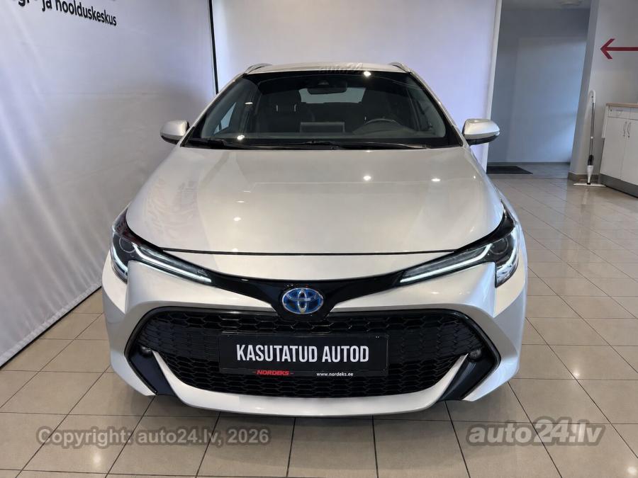 Beige Toyota Corolla 2021 in Tallinn, with an engine capacity of 1.80 L and mileage of 145 thousand km for 18290 €, photo 6 on AUTOMOTO.COM.LV