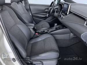 Beige Toyota Corolla 2021 in Tallinn, with an engine capacity of 1.80 L and mileage of 145 thousand km for 18290 €, photo 9 on AUTOMOTO.COM.LV