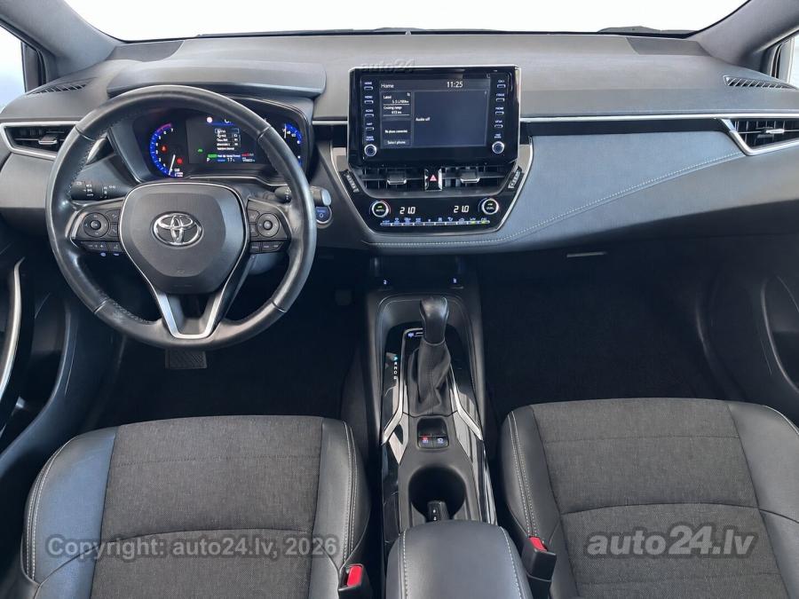 Beige Toyota Corolla 2021 in Tallinn, with an engine capacity of 1.80 L and mileage of 145 thousand km for 18290 €, photo 13 on AUTOMOTO.COM.LV