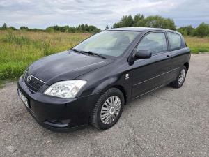 Melns Toyota Corolla 2004 Šauļi, ar dzinēja tilpumu 1.40 L un nobraukumu 223 tūkst. km par 650 €, foto  vietnē AUTOMOTO.COM.LV