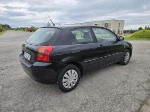 Black Toyota Corolla 2004 in Siauliai, with an engine capacity of 1.40 L and mileage of 223 thousand km for 650 €, photo 3 on AUTOMOTO.COM.LV
