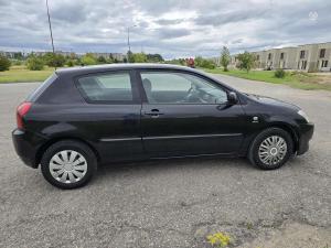 Black Toyota Corolla 2004 in Siauliai, with an engine capacity of 1.40 L and mileage of 223 thousand km for 650 €, photo 4 on AUTOMOTO.COM.LV