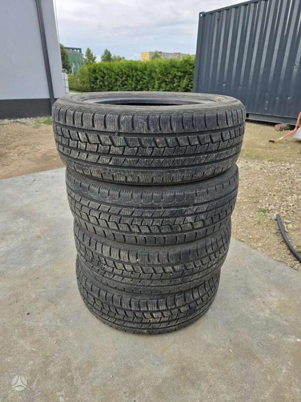 Melns Toyota Corolla 2004 Šauļi, ar dzinēja tilpumu 1.40 L un nobraukumu 223 tūkst. km par 650 €, foto 10 vietnē AUTOMOTO.COM.LV