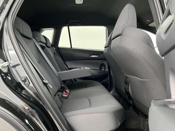 Melns Toyota Corolla 2025 Viļņa, ar dzinēja tilpumu 1.80 L un nobraukumu 10 tūkst. km par 33900 €, foto 7 vietnē AUTOMOTO.COM.LV
