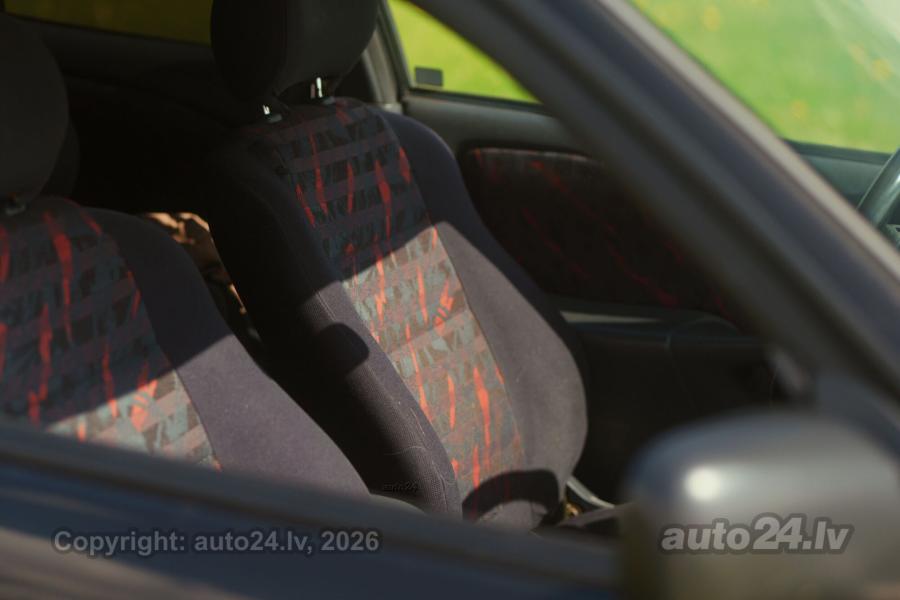 Melns Toyota Corolla 1998 Hāpsalu, ar dzinēja tilpumu 1.30 L un nobraukumu 269 tūkst. km par 2900 €, foto 6 vietnē AUTOMOTO.COM.LV