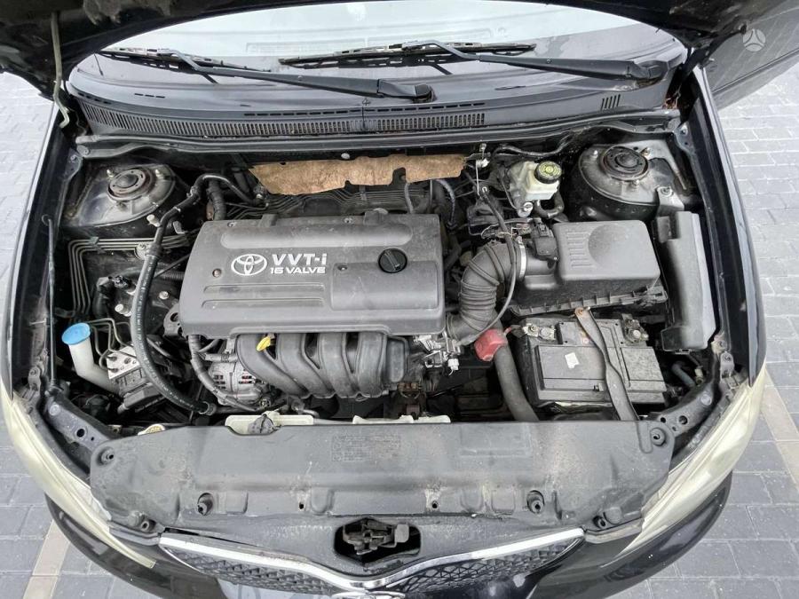 Black Toyota Corolla 2003 in Kaunas, with an engine capacity of 1.60 L and mileage of 284 thousand km for 650 €, photo 13 on AUTOMOTO.COM.LV
