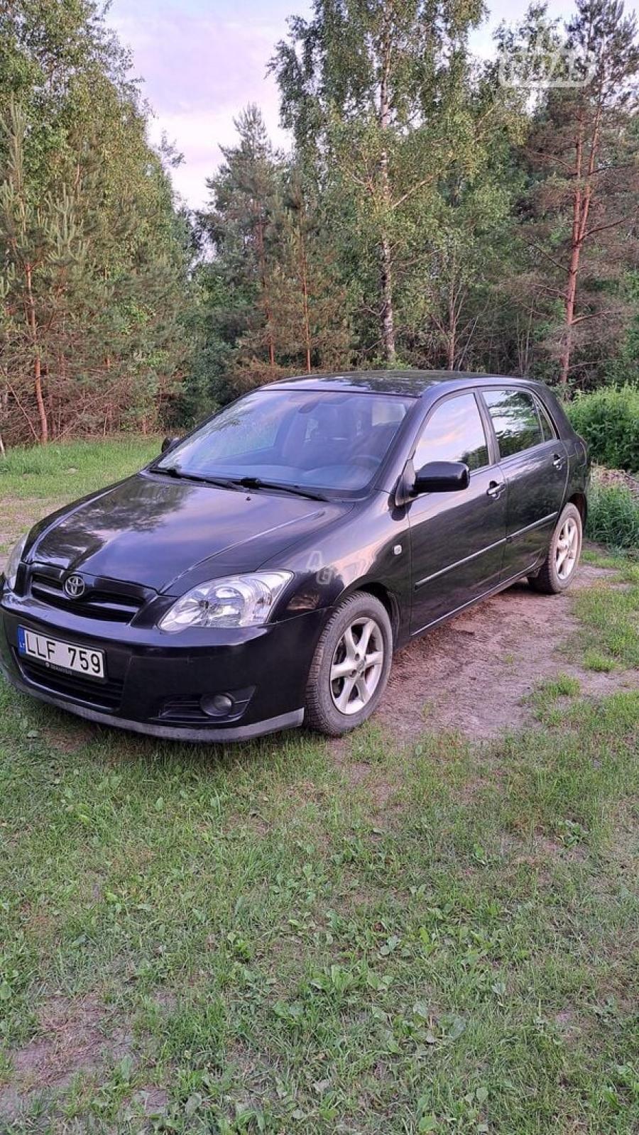 Черный Тойота Королла 2004 в Скуодас, объемом двигателя 2.00 л и пробегом 274 тыс. км за 1500 €, фото 1 на AUTOMOTO.COM.LV