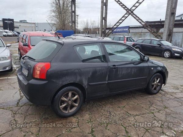 Black Toyota Corolla 2005 in Tallinn, with an engine capacity of 1.60 L and mileage of 299 thousand km for 999 €, photo 3 on AUTOMOTO.COM.LV