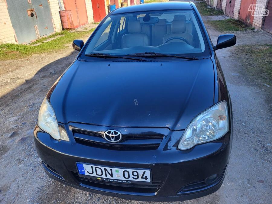 Black Toyota Corolla 2005 in Sirvintos, with an engine capacity of 1.40 L and mileage of 197 thousand km for 2550 €, photo 12 on AUTOMOTO.COM.LV