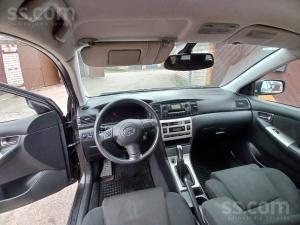 Black Toyota Corolla 2005 in Jelgava, with an engine capacity of 2.00 L and mileage of 330 thousand km for 1300 €, photo 7 on AUTOMOTO.COM.LV
