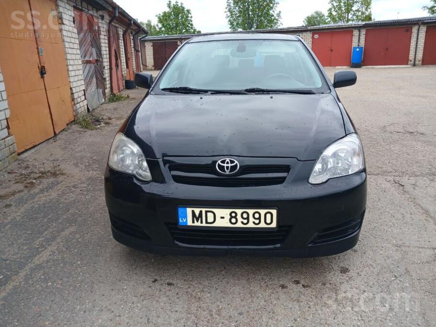 Black Toyota Corolla 2005 in Jelgava, with an engine capacity of 2.00 L and mileage of 330 thousand km for 1300 €, photo 12 on AUTOMOTO.COM.LV