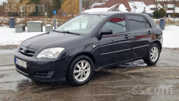 Black Toyota Corolla 2005 in Riga, with an engine capacity of 1.40 L and mileage of 0 thousand km for 1150 €, photo 3 on AUTOMOTO.COM.LV
