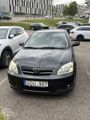 Melns Toyota Corolla 2005 Viļņa, ar dzinēja tilpumu 1.60 L un nobraukumu 237 tūkst. km par 450 €, foto  vietnē AUTOMOTO.COM.LV