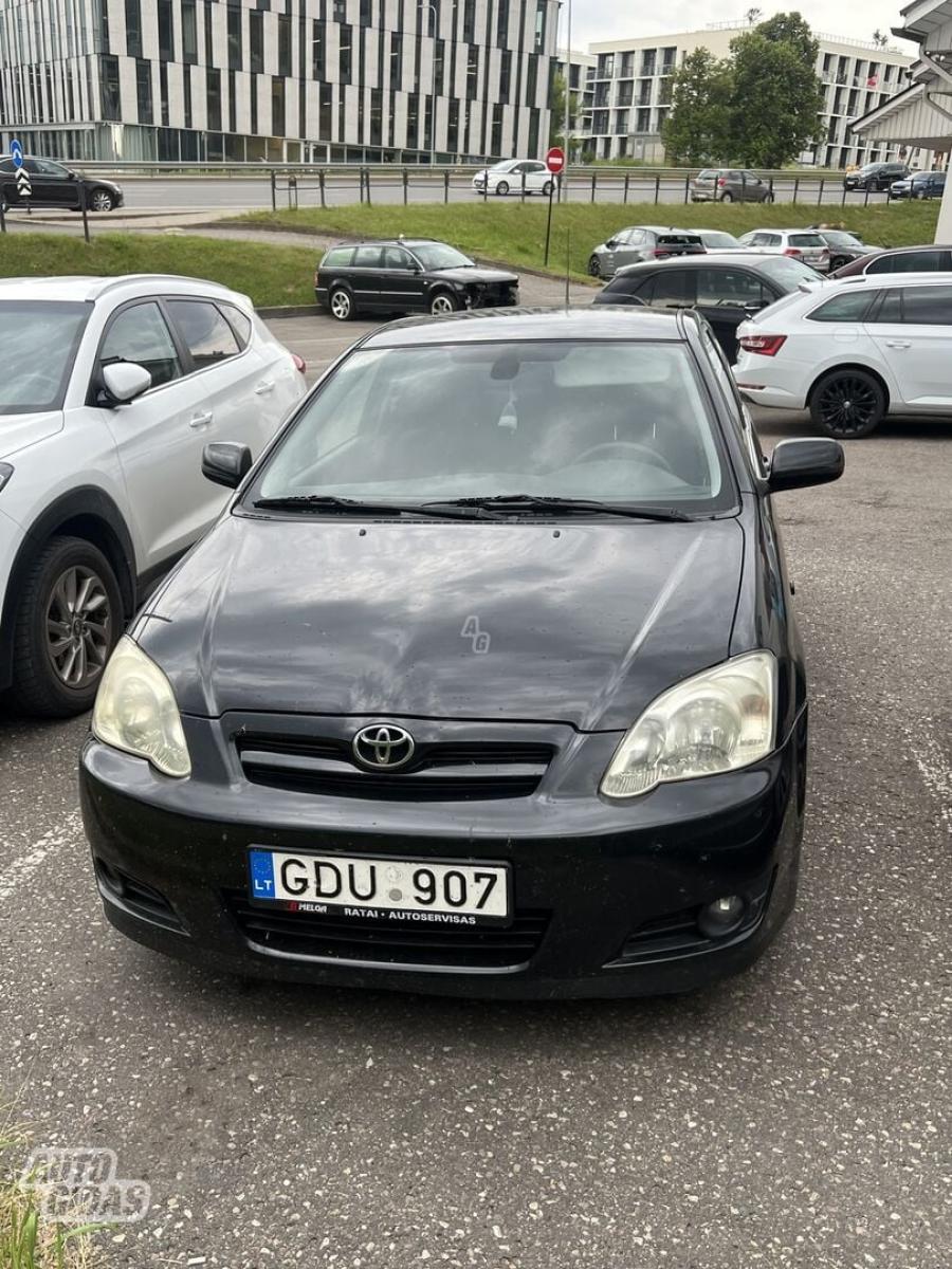 Black Toyota Corolla 2005 in Vilnius, with an engine capacity of 1.60 L and mileage of 237 thousand km for 450 €, photo 1 on AUTOMOTO.COM.LV