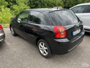 Black Toyota Corolla 2005 in Vilnius, with an engine capacity of 1.60 L and mileage of 237 thousand km for 450 €, photo 3 on AUTOMOTO.COM.LV