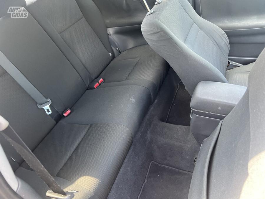 Black Toyota Corolla 2005 in Vilnius, with an engine capacity of 1.60 L and mileage of 237 thousand km for 450 €, photo 6 on AUTOMOTO.COM.LV