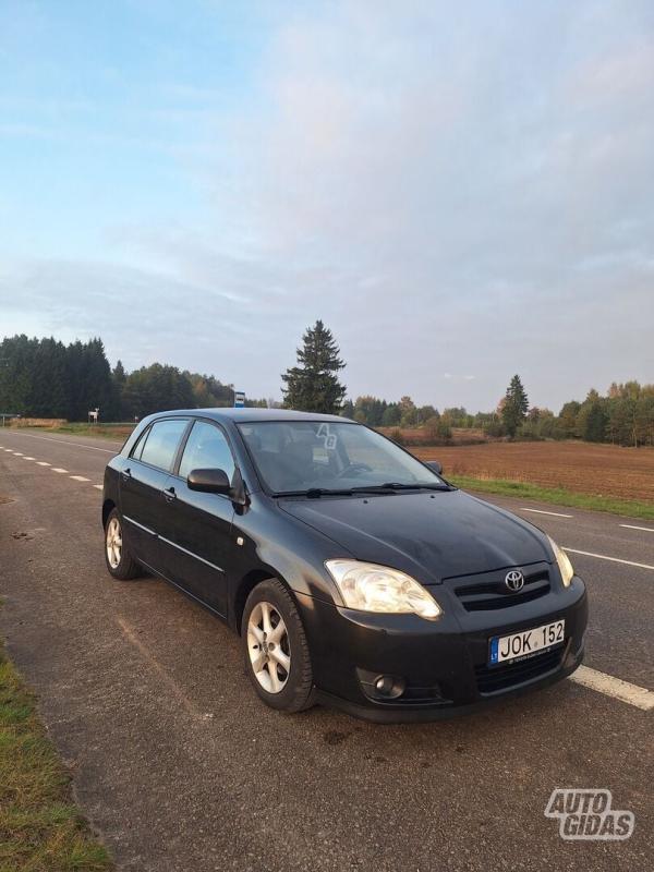 Black Toyota Corolla 2005 in Telschi, with an engine capacity of 2.00 L and mileage of 329 thousand km for 1600 €, photo 6 on AUTOMOTO.COM.LV
