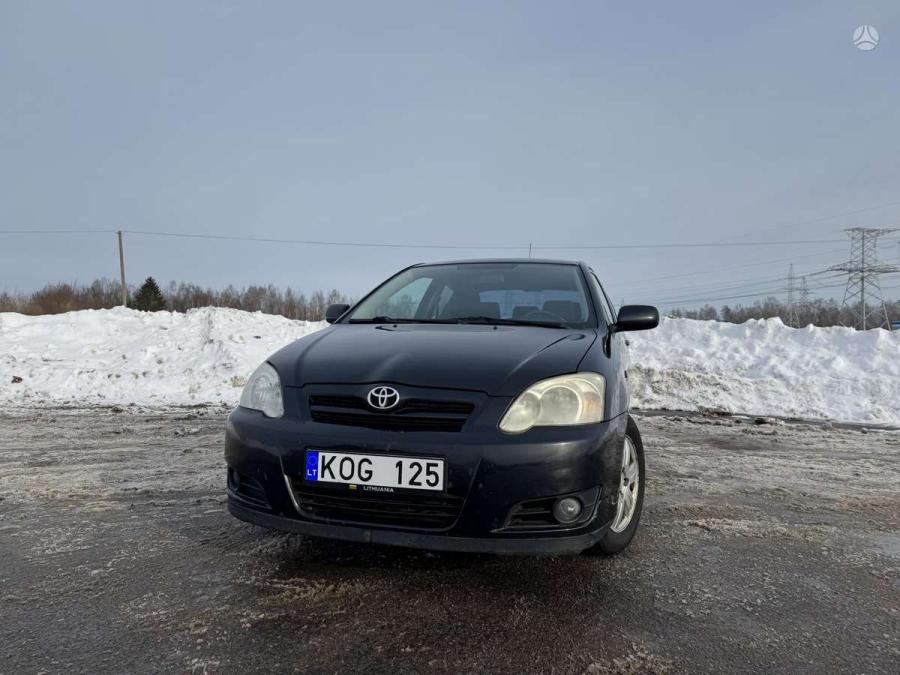 Black Toyota Corolla 2006 in Panevezys, with an engine capacity of 2.00 L and mileage of 212 thousand km for 1350 €, photo 1 on AUTOMOTO.COM.LV