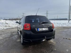 Black Toyota Corolla 2006 in Panevezys, with an engine capacity of 2.00 L and mileage of 212 thousand km for 1350 €, photo 7 on AUTOMOTO.COM.LV