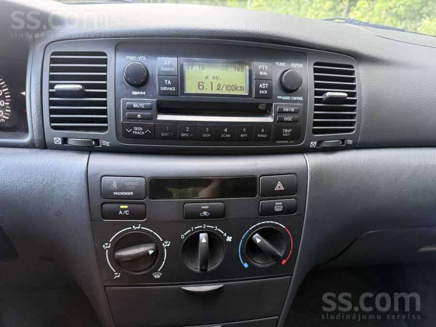 Black Toyota Corolla 2006 in Riga, with an engine capacity of 1.40 L and mileage of 236 thousand km for 2200 €, photo 8 on AUTOMOTO.COM.LV