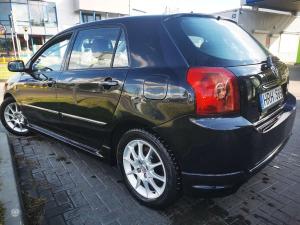 Melns Toyota Corolla 2006 Viļņa, ar dzinēja tilpumu 2.00 L un nobraukumu 308 tūkst. km par 1600 €, foto 6 vietnē AUTOMOTO.COM.LV