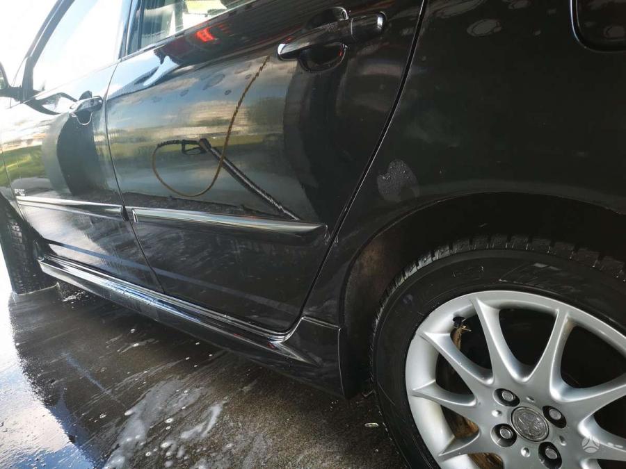 Melns Toyota Corolla 2006 Viļņa, ar dzinēja tilpumu 2.00 L un nobraukumu 308 tūkst. km par 1600 €, foto 9 vietnē AUTOMOTO.COM.LV