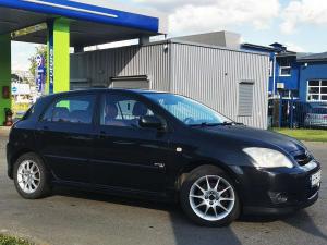 Melns Toyota Corolla 2006 Viļņa, ar dzinēja tilpumu 2.00 L un nobraukumu 308 tūkst. km par 1600 €, foto 24 vietnē AUTOMOTO.COM.LV